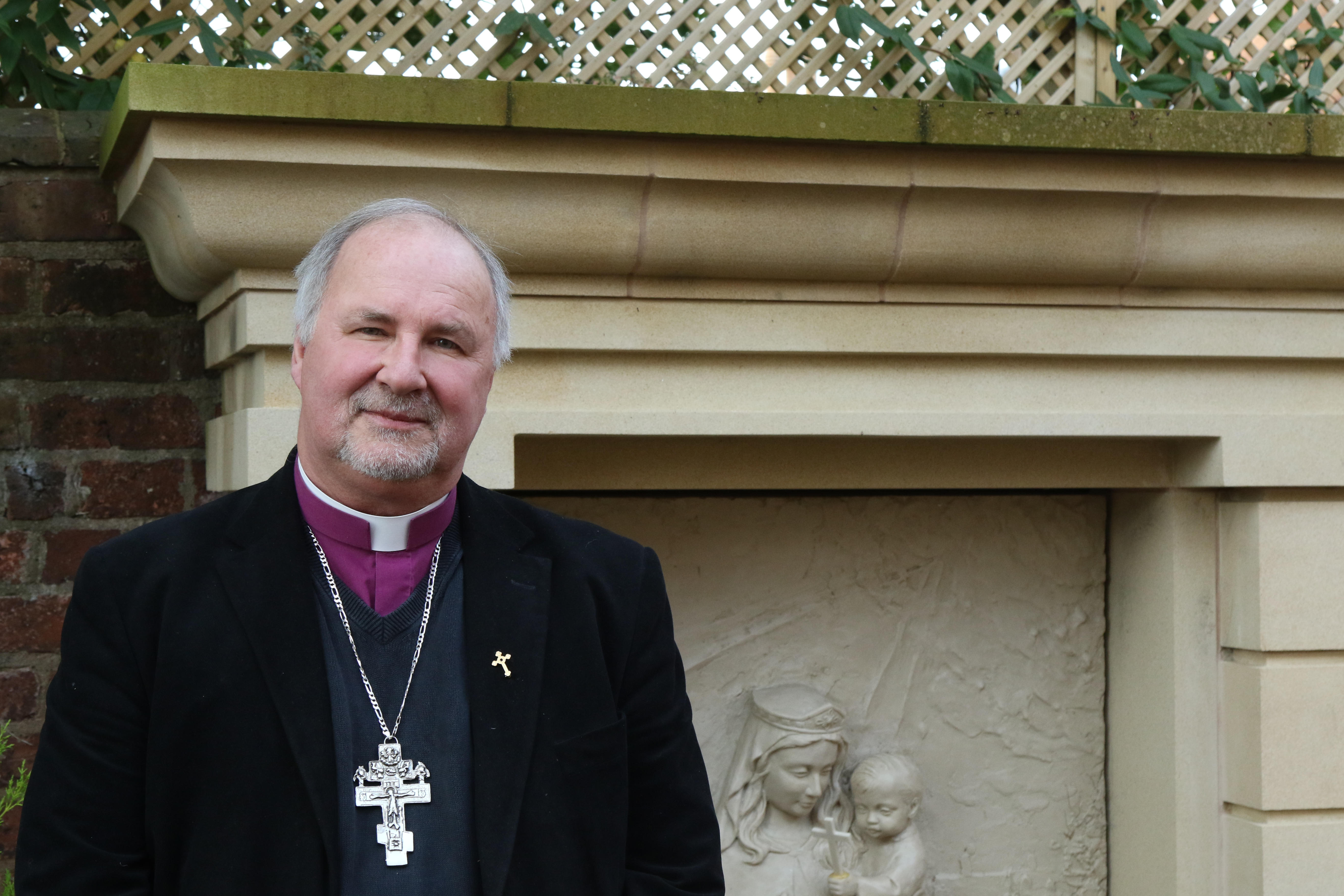 ANGLICAN BISHOP AND QUEEN’S CHAPLAIN CONVERTS TO CATHOLICISM – Gavin ...
